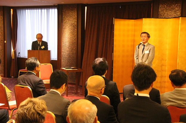 上田恵介・立教大学名誉教授に山階芳麿賞を贈呈しました／東日本地区賛助会員の集いを開催しました | 山階鳥類研究所広報ブログ